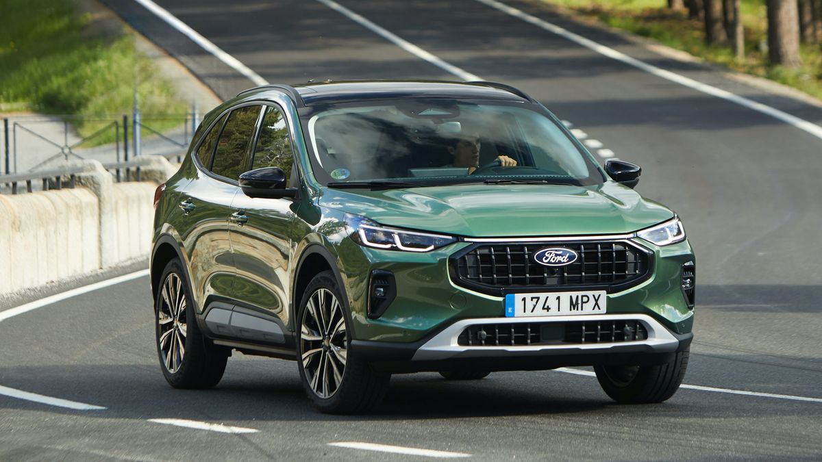 J'ai essayé le Ford Kuga 2.5 FHEV AWD actif et maintenant je comprends ...